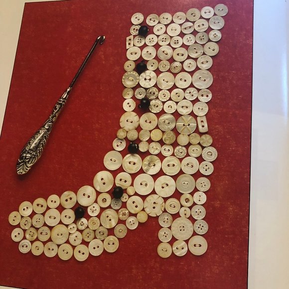 buttons | Jewelry | Buttons First 4 Photos From Book Look In Closet For ...